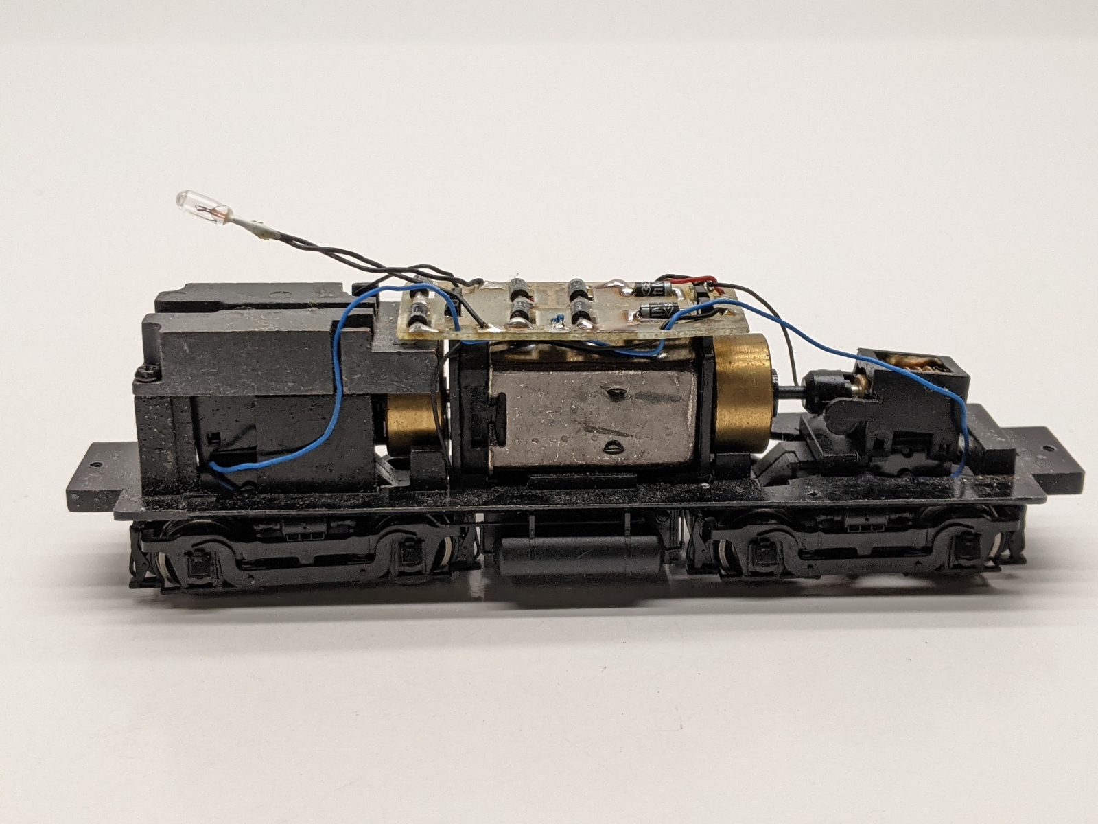 Proto 2000 96053 HO SW9/1200 Switcher - Canadian National / CN #7009 ...