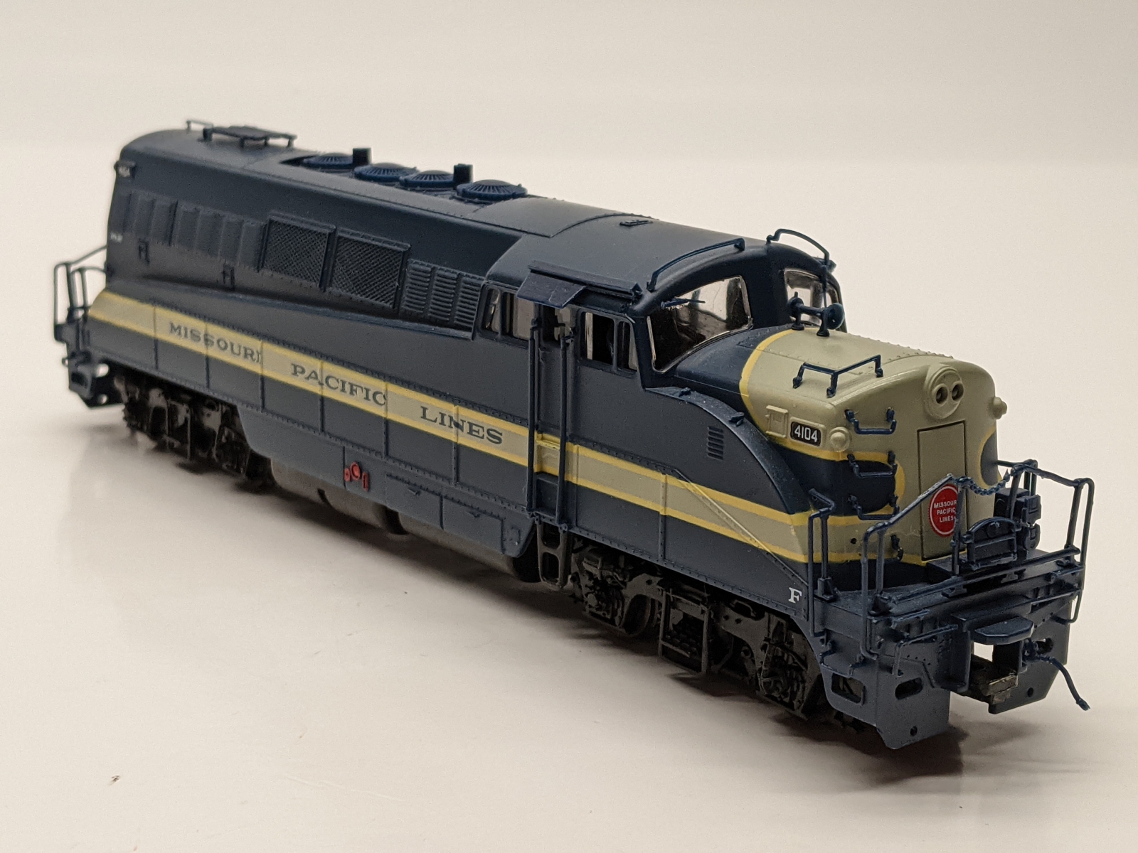 Proto 2000 HO BL2 - Missouri Pacific Lines #4104 - Parts/Project For ...