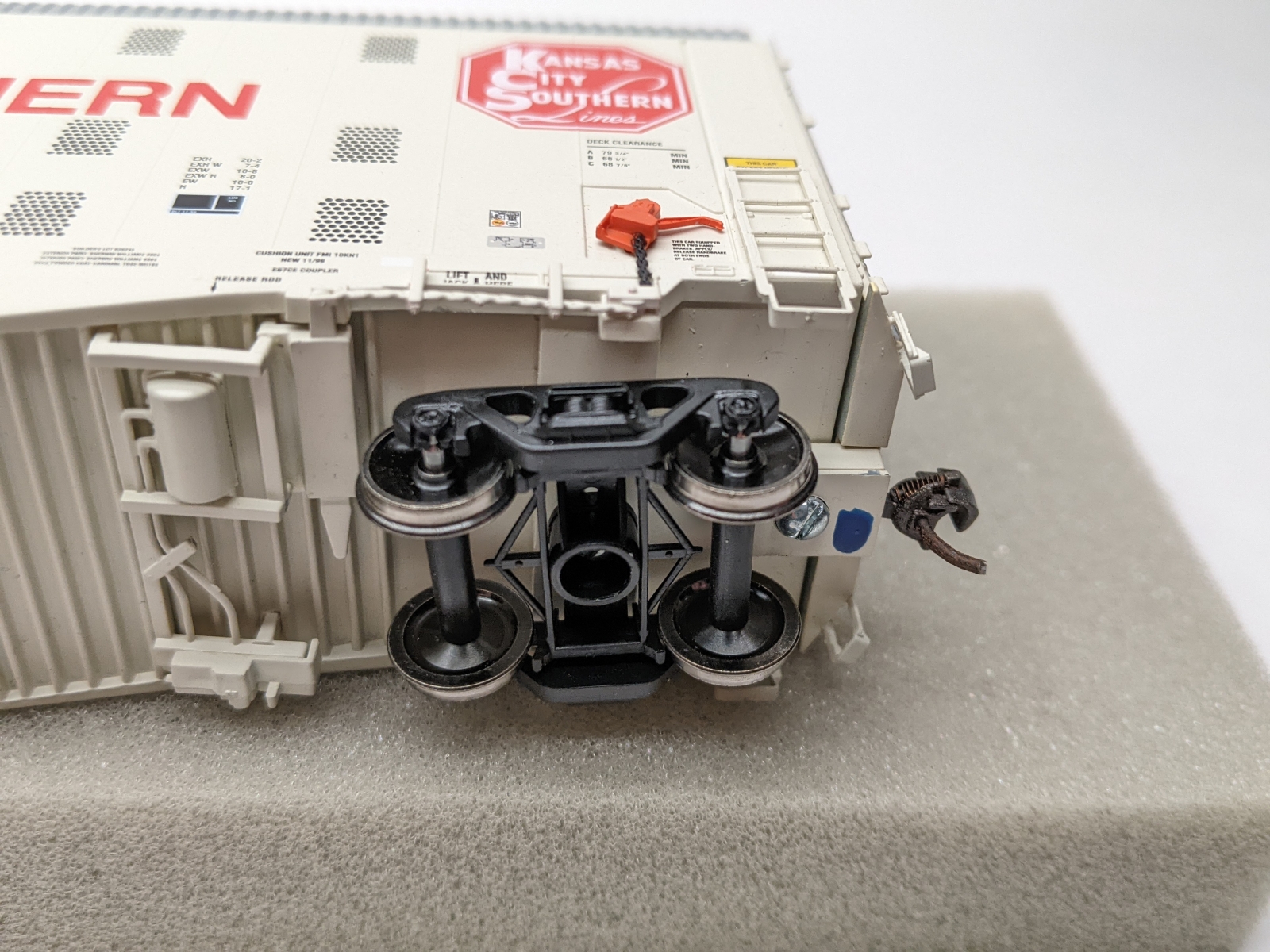 Athearn Genesis G4411 HO Articulated Auto Rack - Kansas City Southern ...