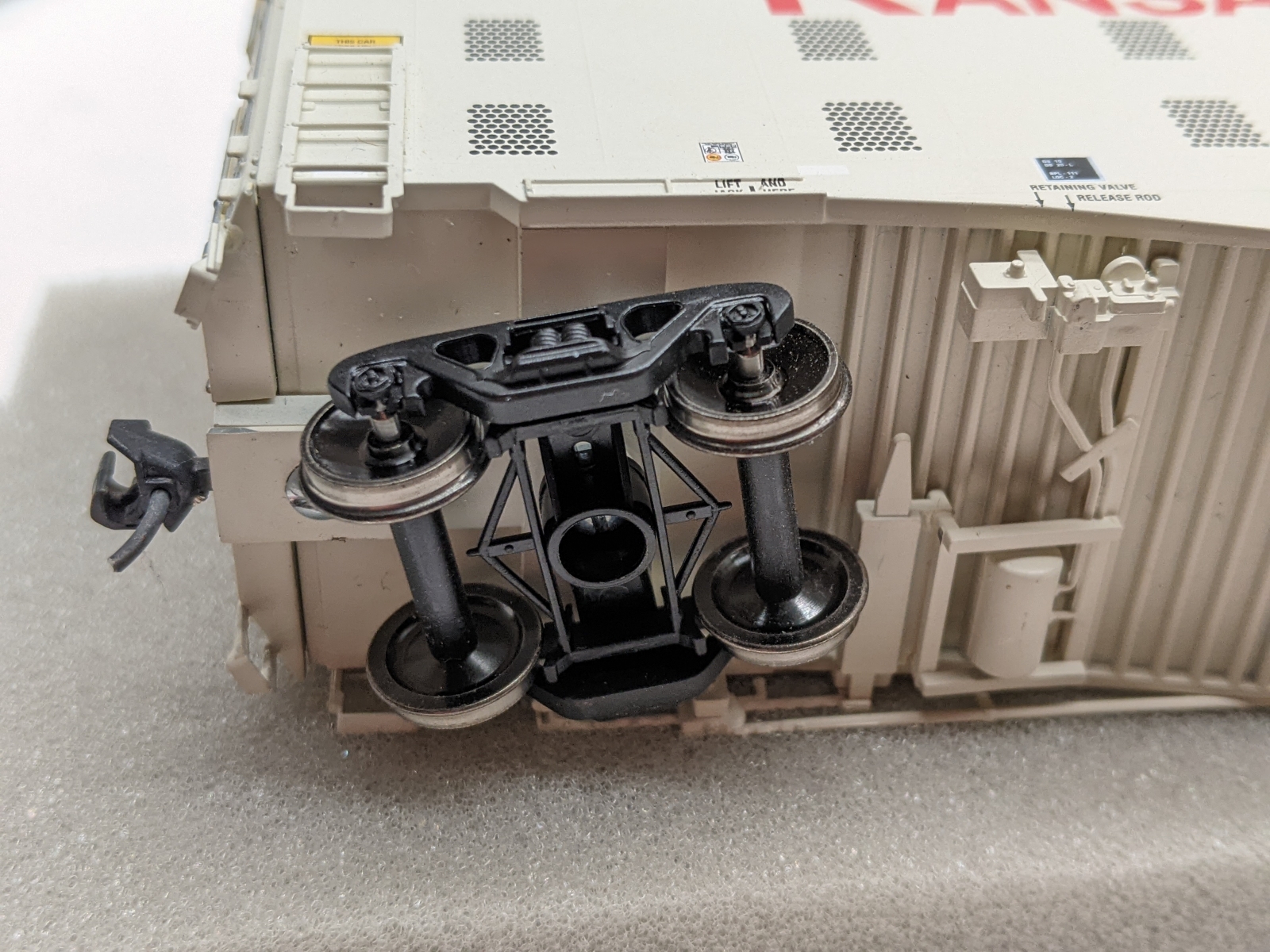 Athearn Genesis G4412 HO Articulated Auto Rack - Kansas City Southern ...