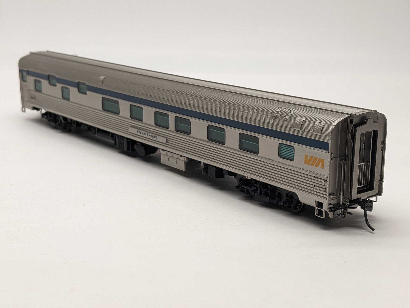 Rapido HO Budd Chateau Sleeper - VIA Rail Canada "Chateau Bienville ...