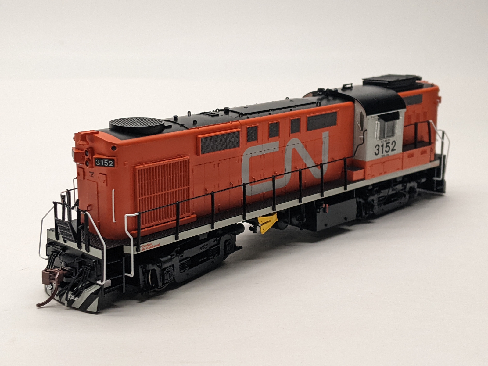 Rapido HO Tempo Locomotive & 2 Coaches Set - VIA/CN - DCC/Sound ...
