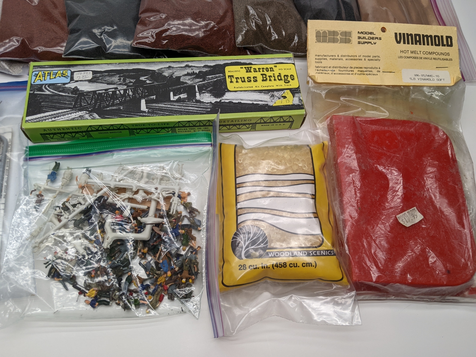 (Scenery Lot) HO Figures, Assorted Ballast, Atlas Bridge Kit, Chain ...