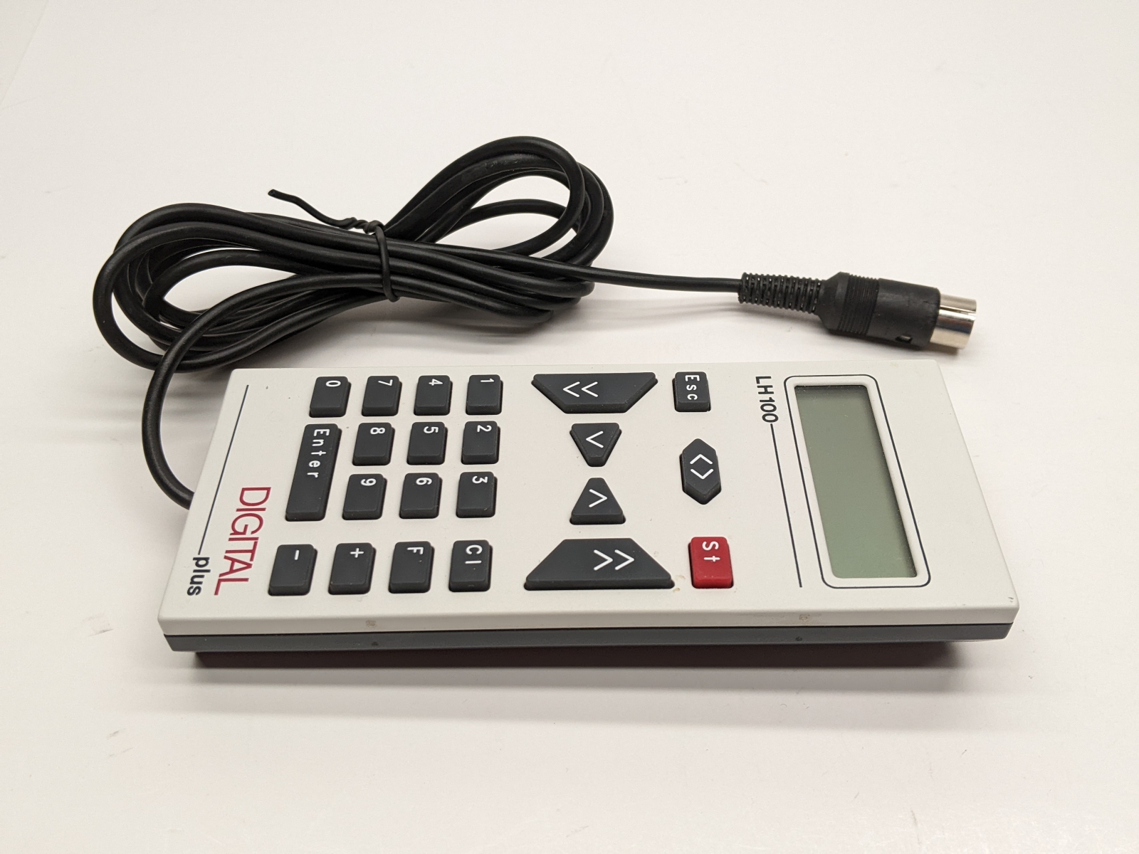 (Lot) Lenz LZV100 DCC System w/ 2x LH100 Throttles, XpressNet Panel ...