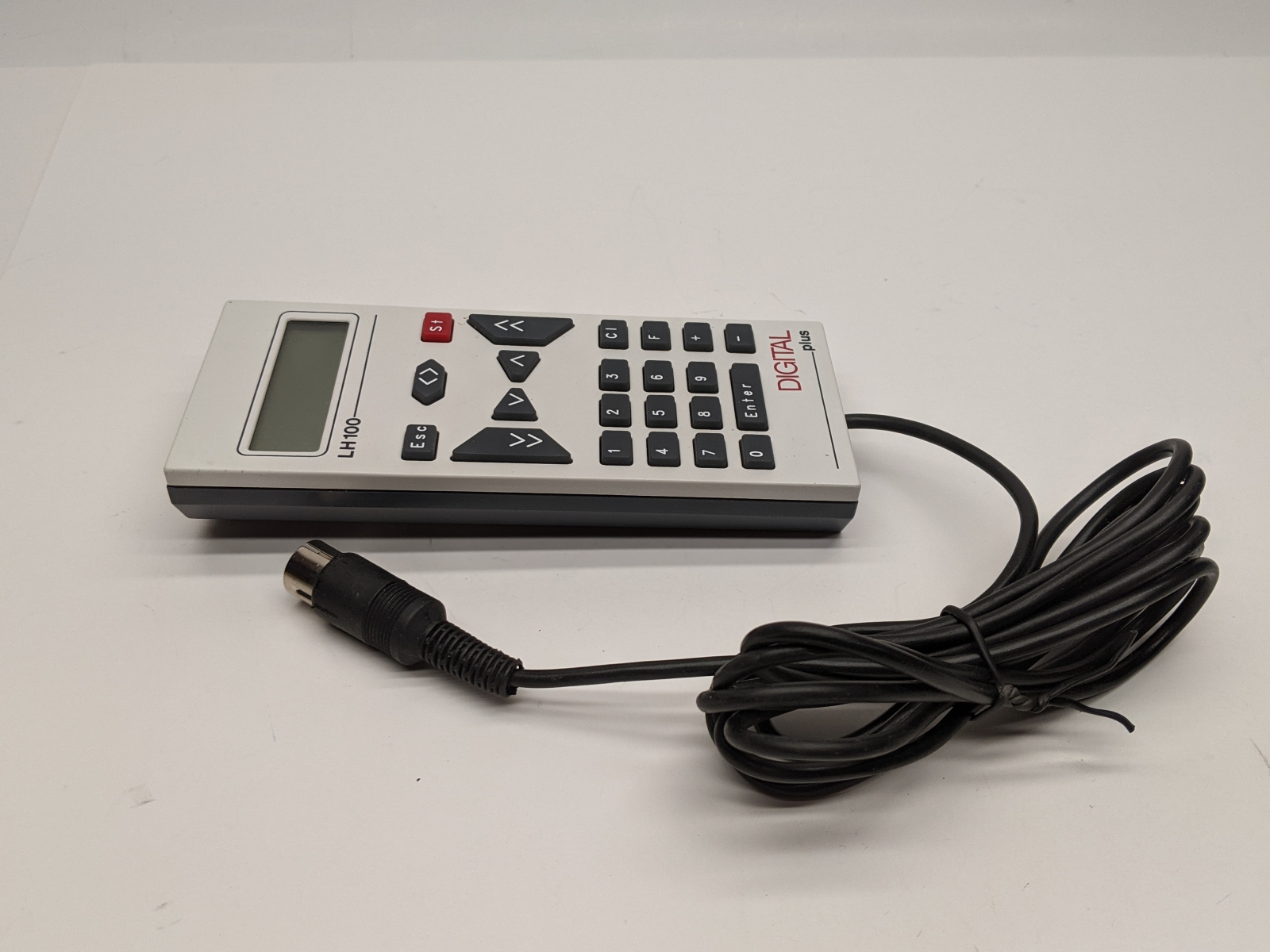 (Lot) Lenz LZV100 DCC System w/ 2x LH100 Throttles, XpressNet Panel ...