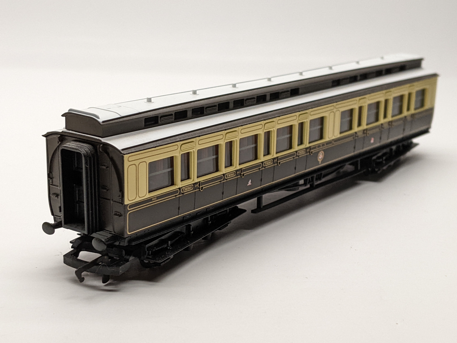Hornby R4119B OO GWR Clerestory 3rd Coach - GWR Crest Chocolate/Cream w ...