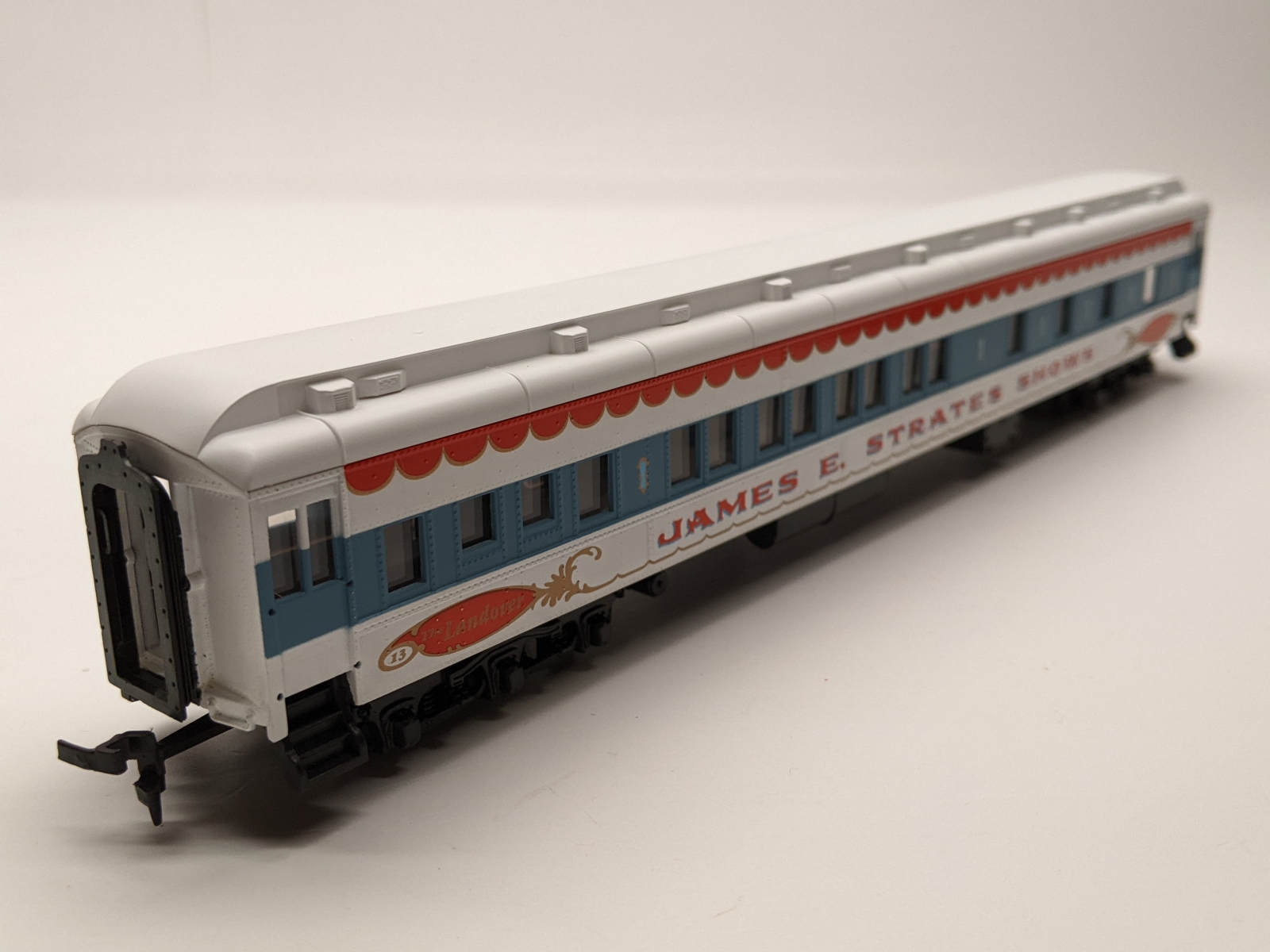 IHC 318 HO James E Strates Shows Train Set - Locomotive & 4 Coaches For ...