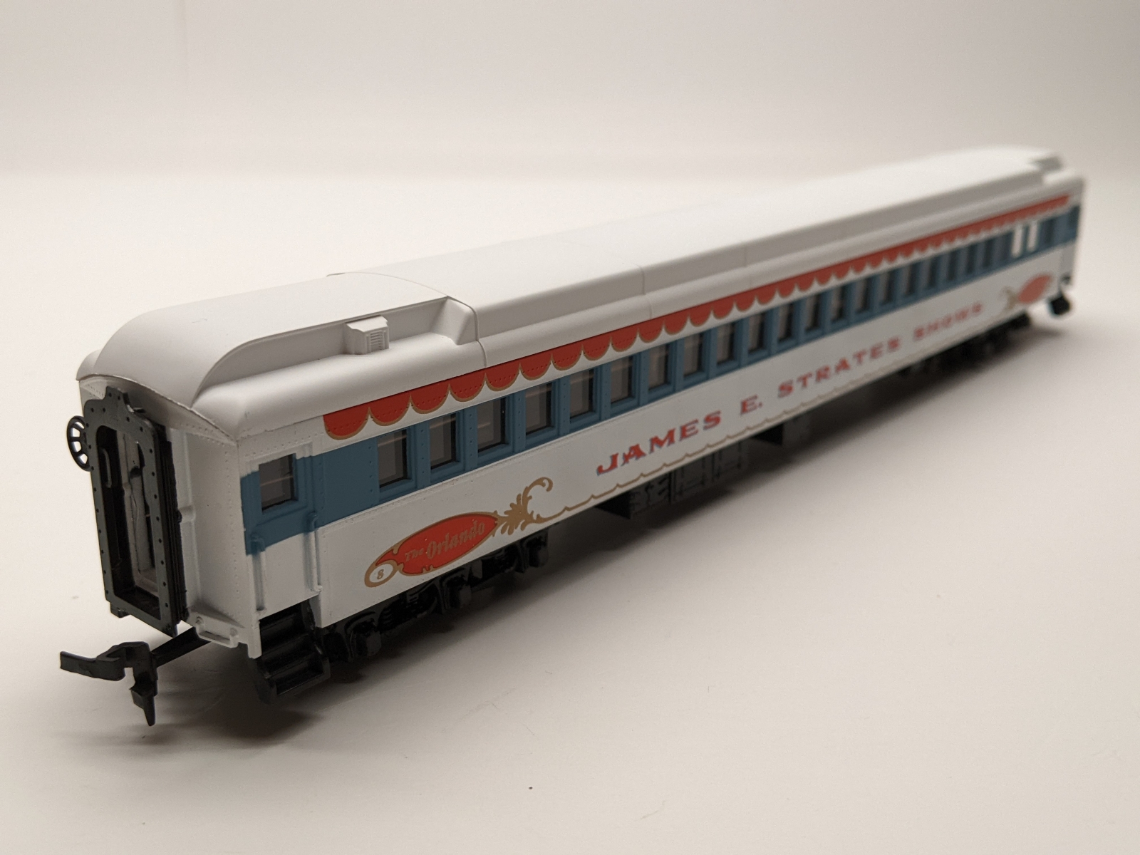 IHC 318 HO James E Strates Shows Train Set - Locomotive & 4 Coaches For ...