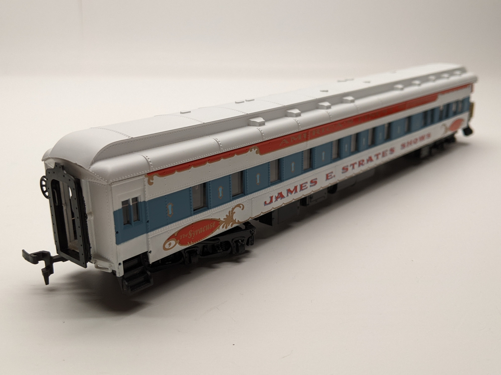 IHC 318 HO James E Strates Shows Train Set - Locomotive & 4 Coaches For ...