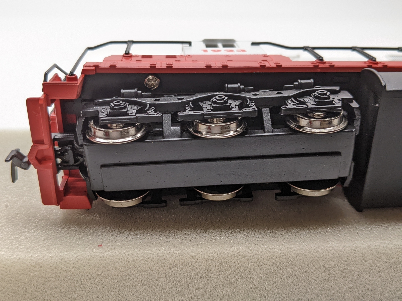 IHC 318 HO James E Strates Shows Train Set - Locomotive & 4 Coaches For ...